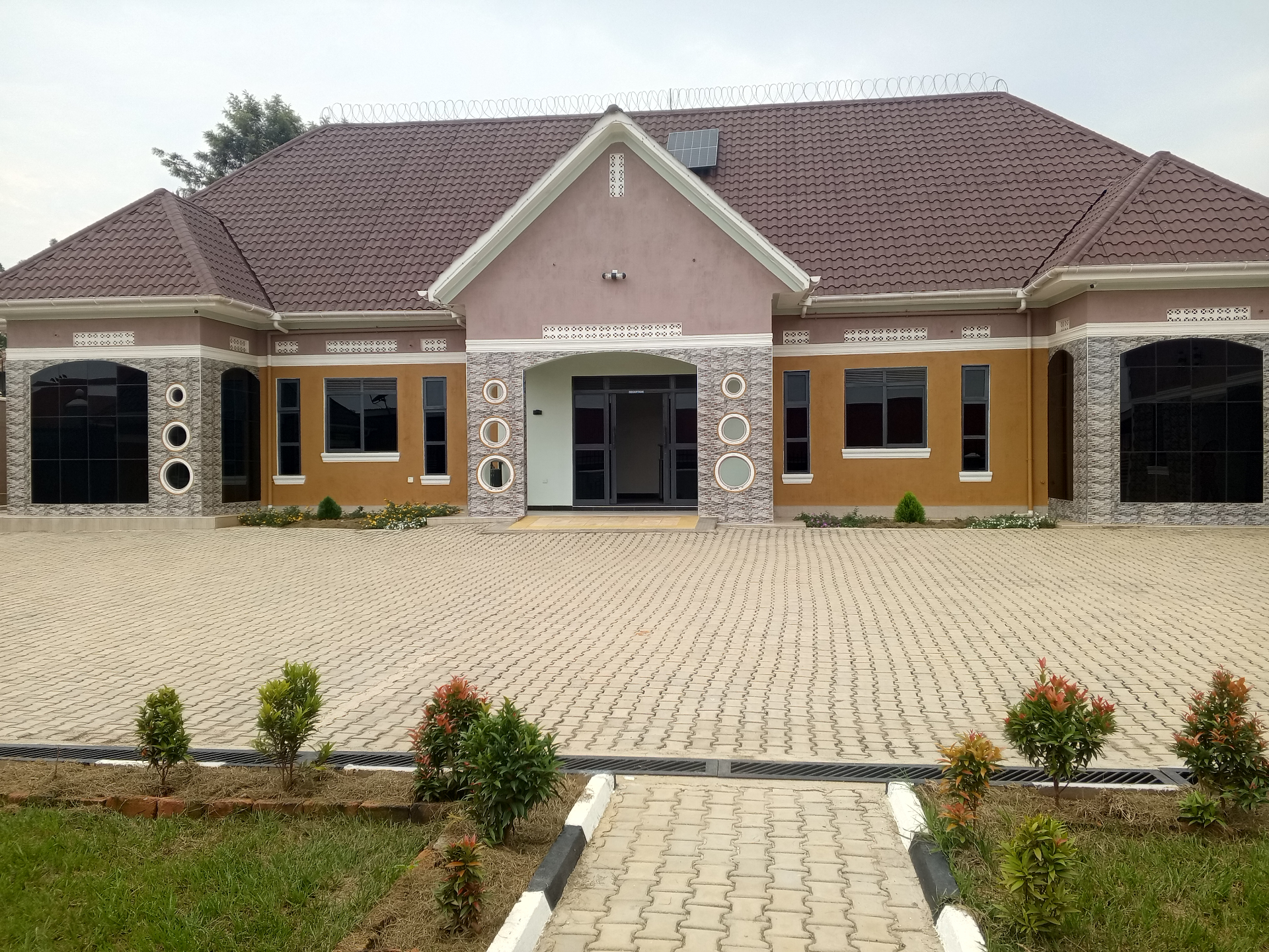 Nkore Deluxe Suites